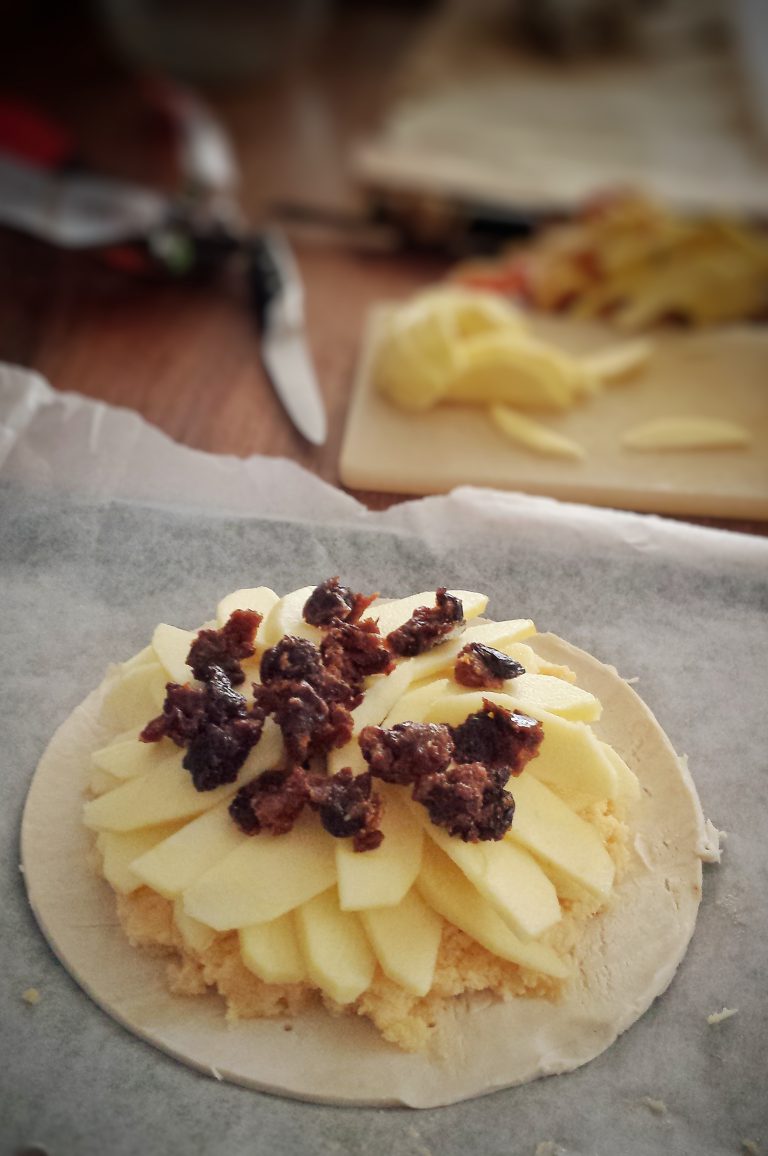 Apple and Christmas pudding pithivier – Kitchen Titbits